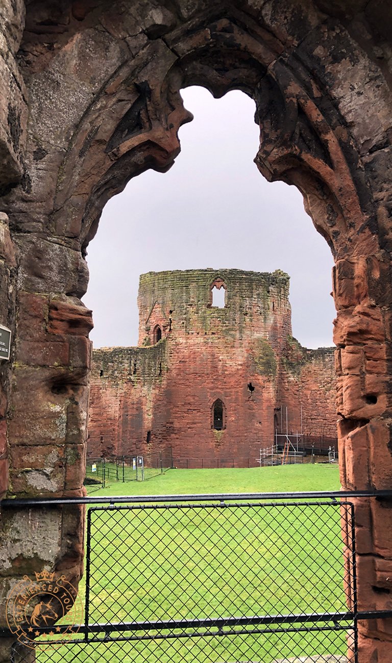 Private tour to Bothwell Castle - Experienced Tours Scotland