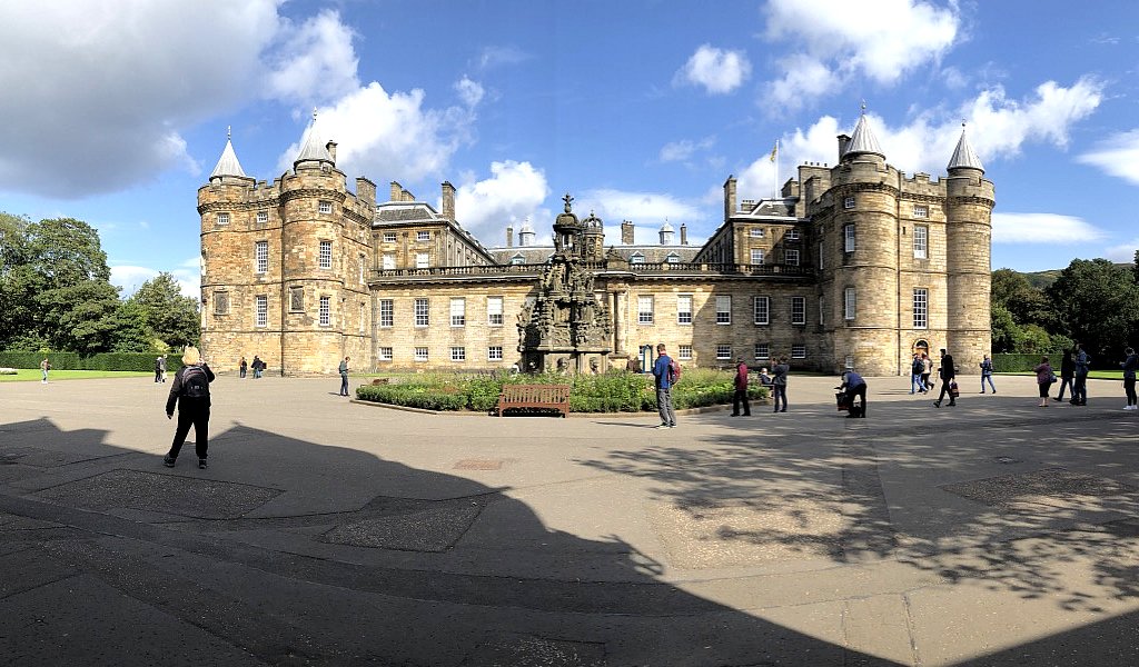 Private tour to Holyrood Palace and Gardens - Experienced Tours Scotland